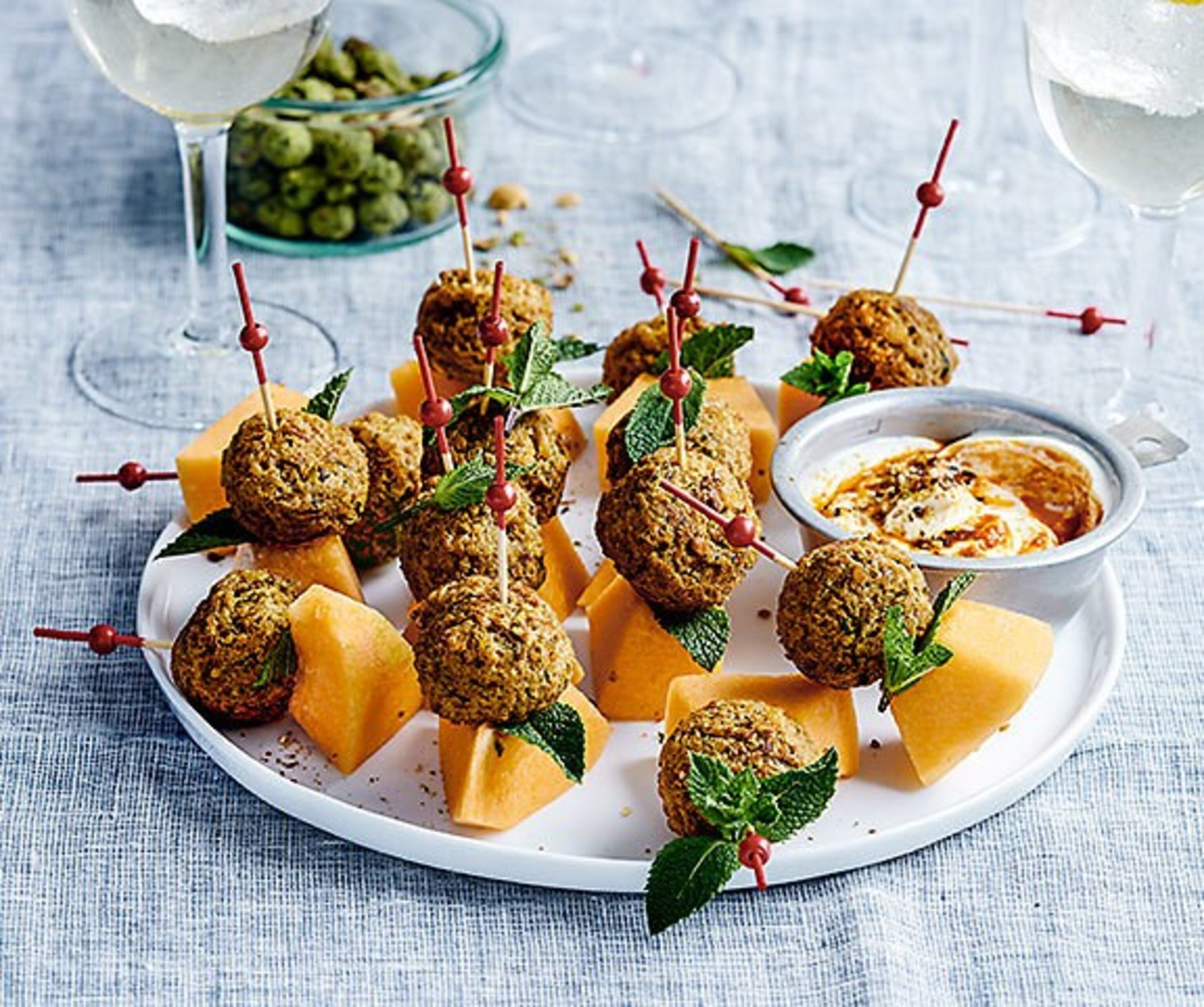 Apéro & Fingerfood , Buch + Teigtaschen-Ausstecher | Betty Bossi