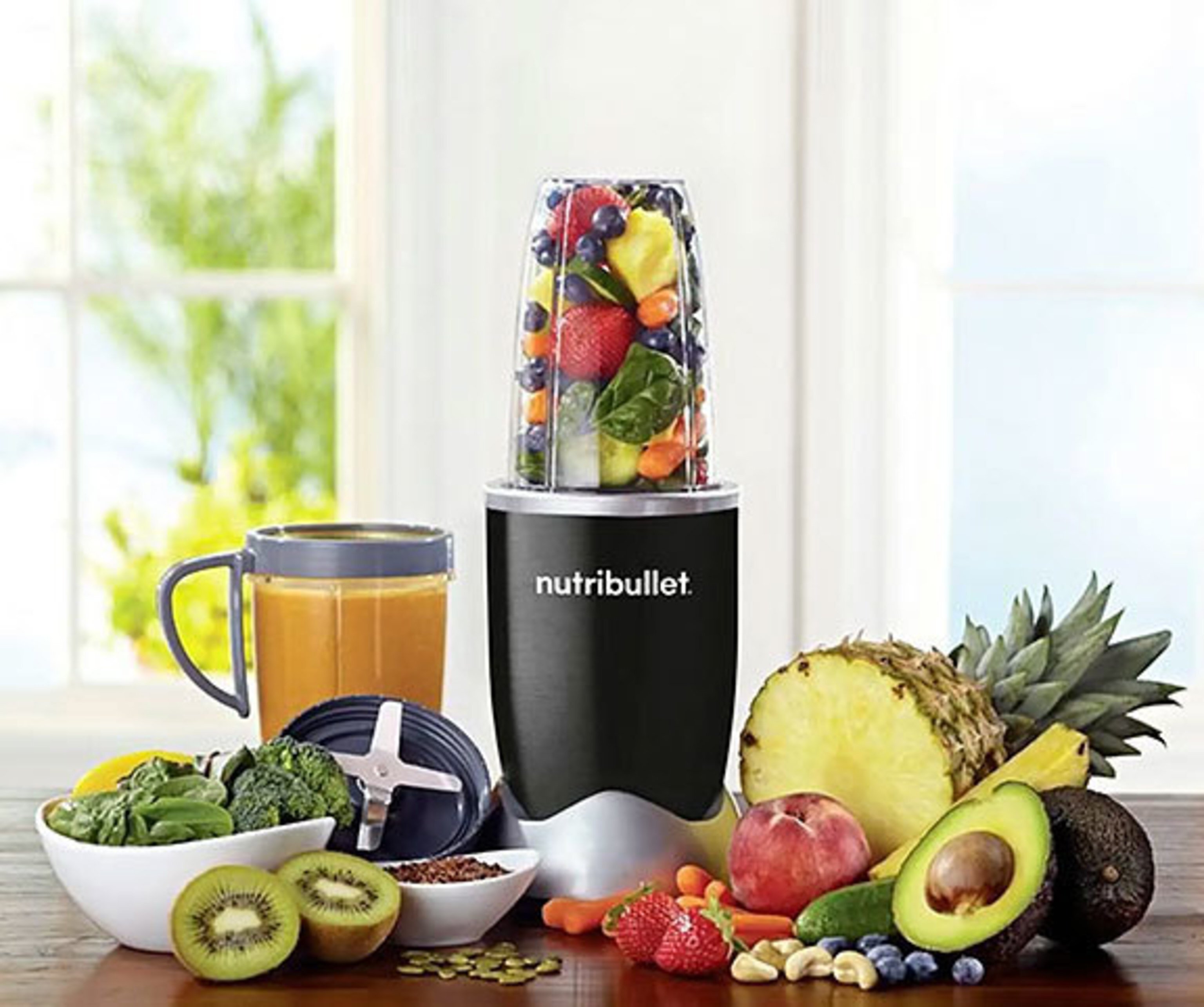 NutriBullet Blender, schwarz, 900W - 12-teilig | Betty Bossi